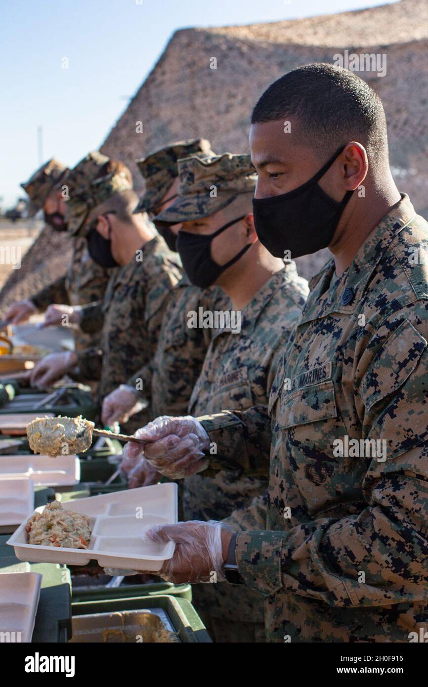 Expeditionary field kitchen hi-res stock photography and images - Alamy