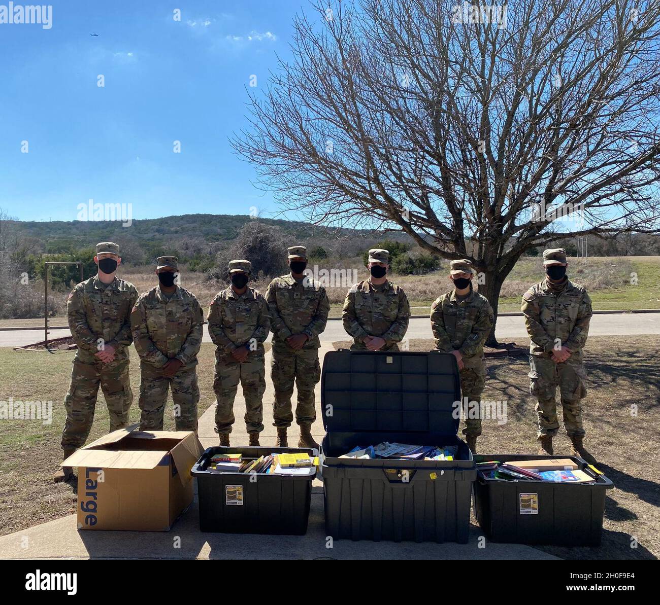 Soldiers with Bravo Company, 303rd Military Intelligence Battalion ...