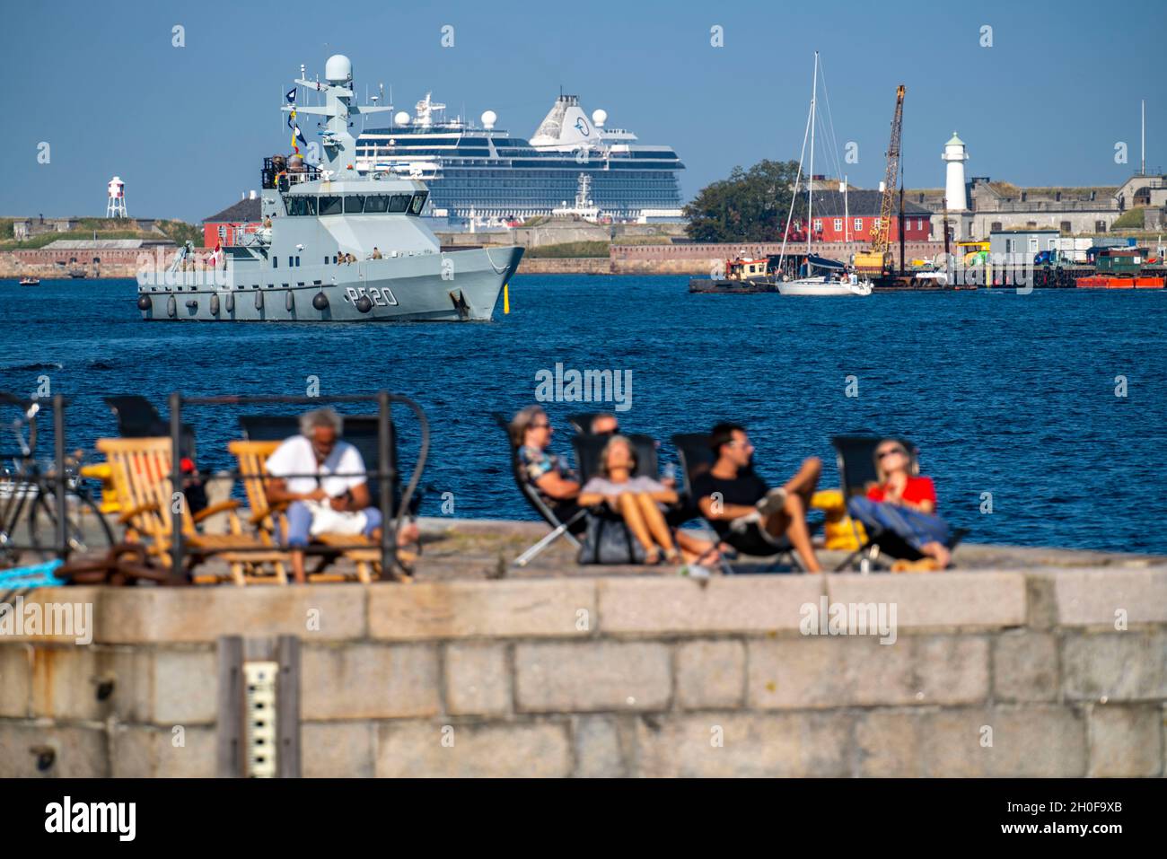 Pier, shore at Nordre Toldbod, deck chairs, harbour, at Langelinie Park ...