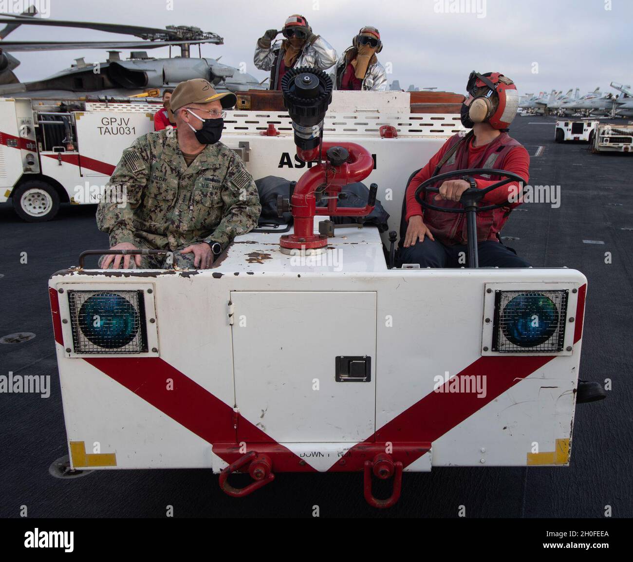 P 25 flight deck fire truck hi-res stock photography and images - Alamy