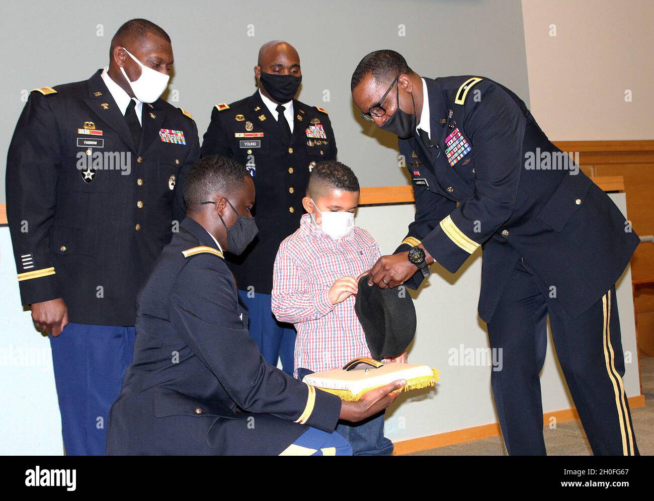 Defense Logistics Agency Commander Brig. Gen. Gavin Lawrence (far right ...