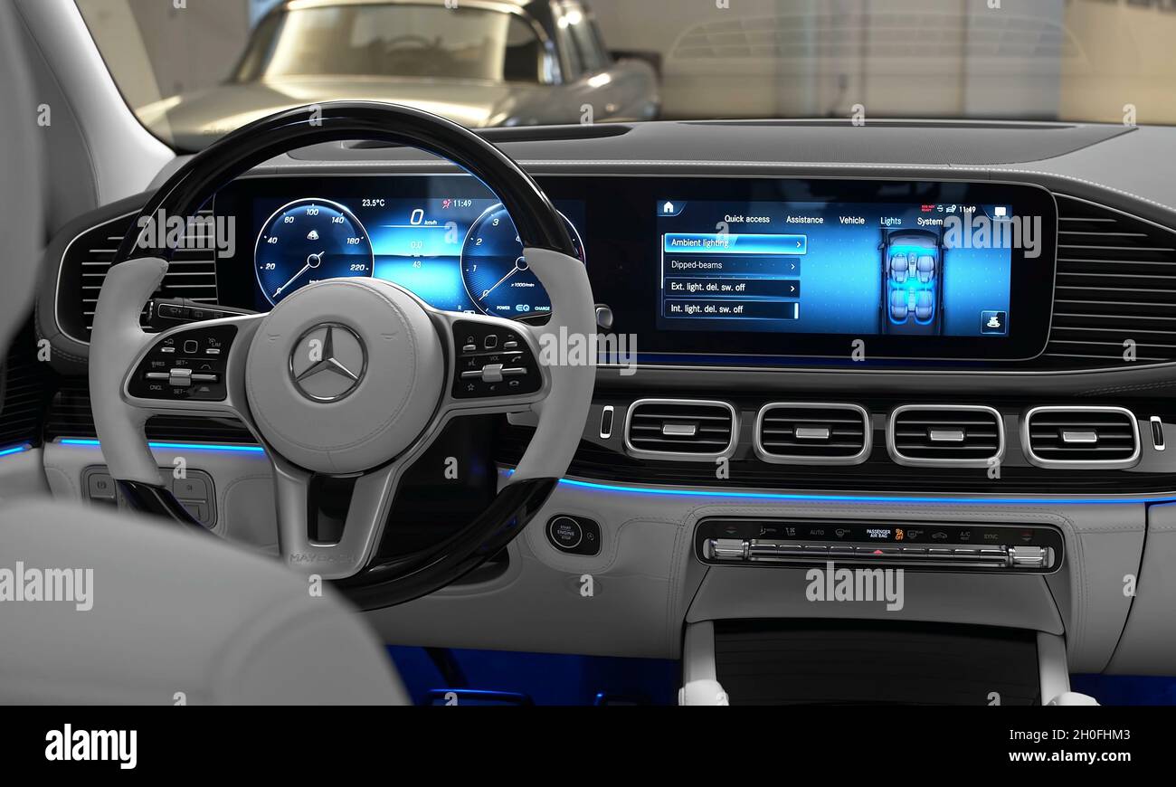 Maybach door hi-res stock photography and images - Alamy