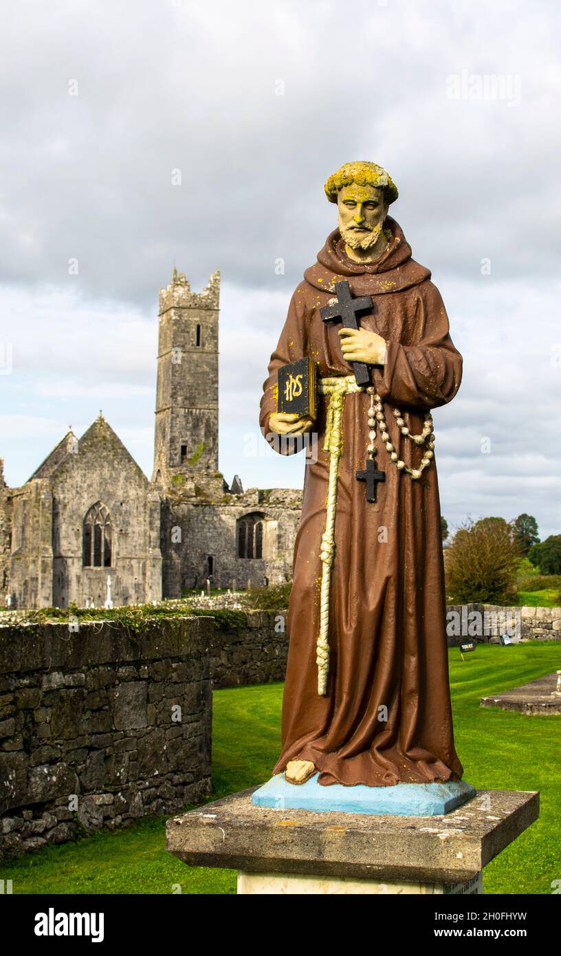 Religious figures, praying, church monuments, a historic of Catholic ...