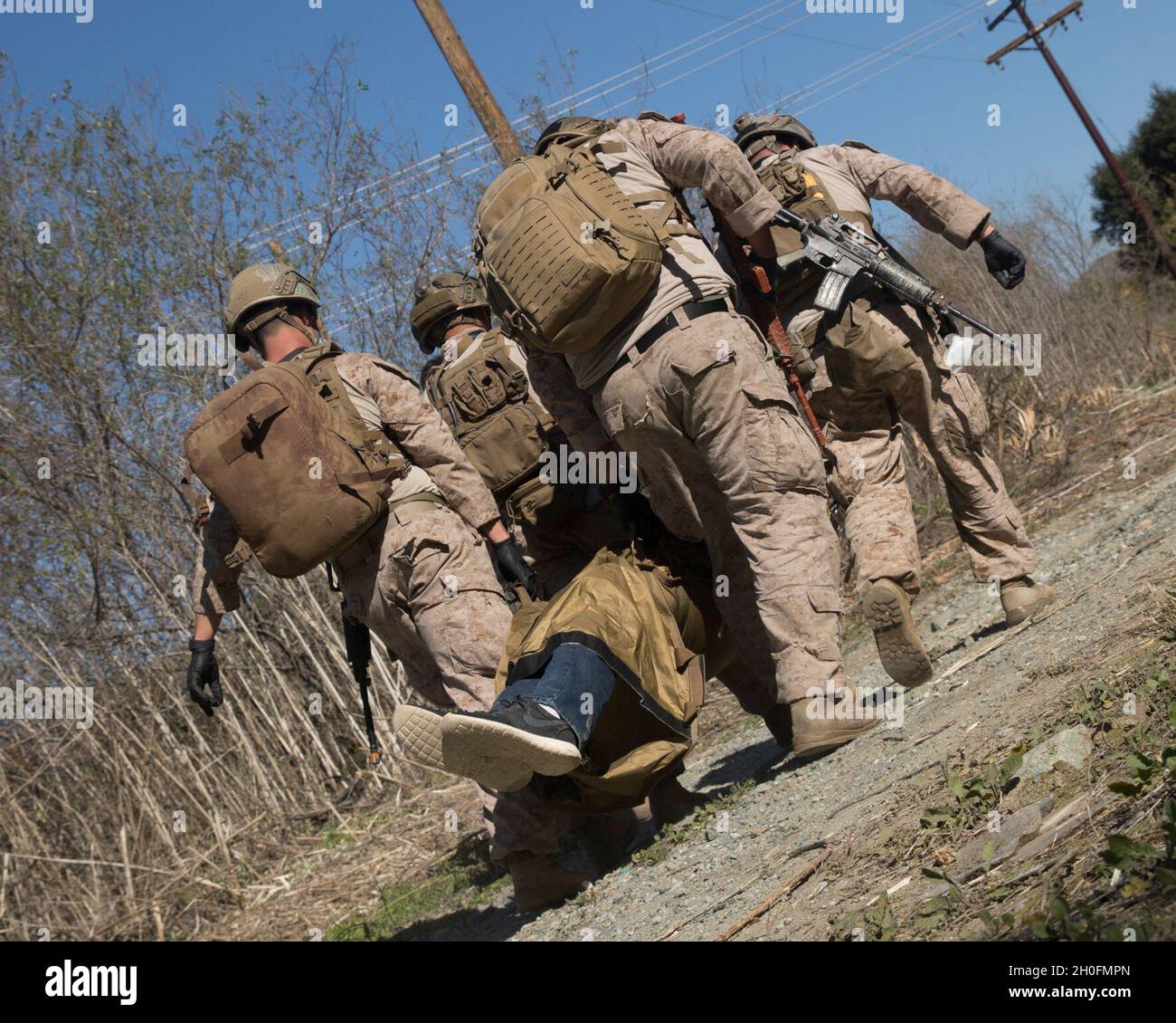 U.S. Marines with 1st Reconnaissance Battalion, 1st Marine Division ...