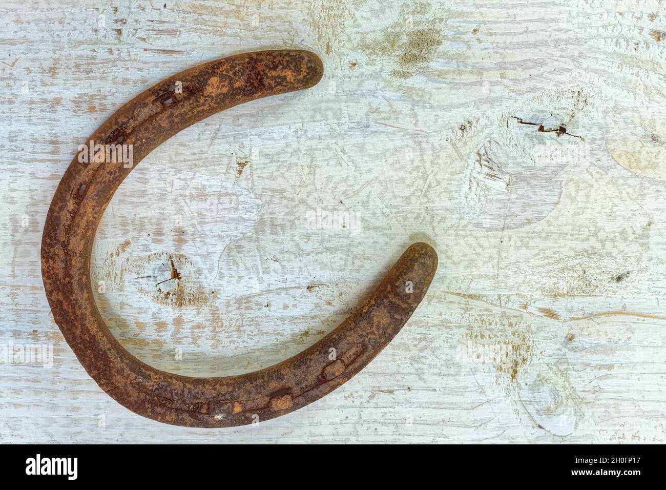 Rusty old horse shoe hi-res stock photography and images - Alamy