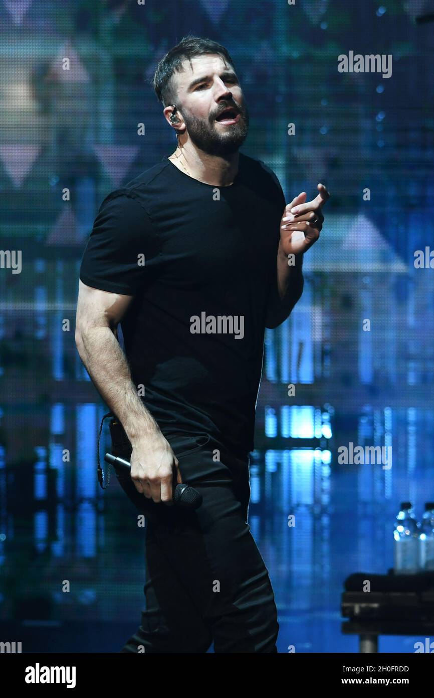 Miami - FL - 20210909 Sam Hunt performs at Hard Rock Live held at the ...