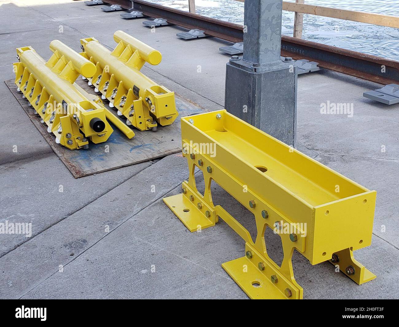 The U.S. Army Corps of Engineers, St. Paul District conducts repairs on ...