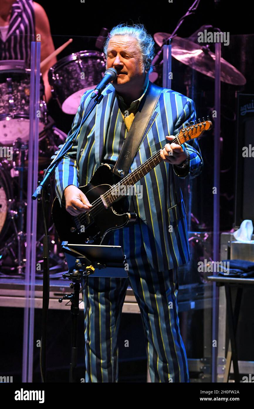 Hollywood - FL - 20210922 Squeeze perform live on stage at Hard Rock ...