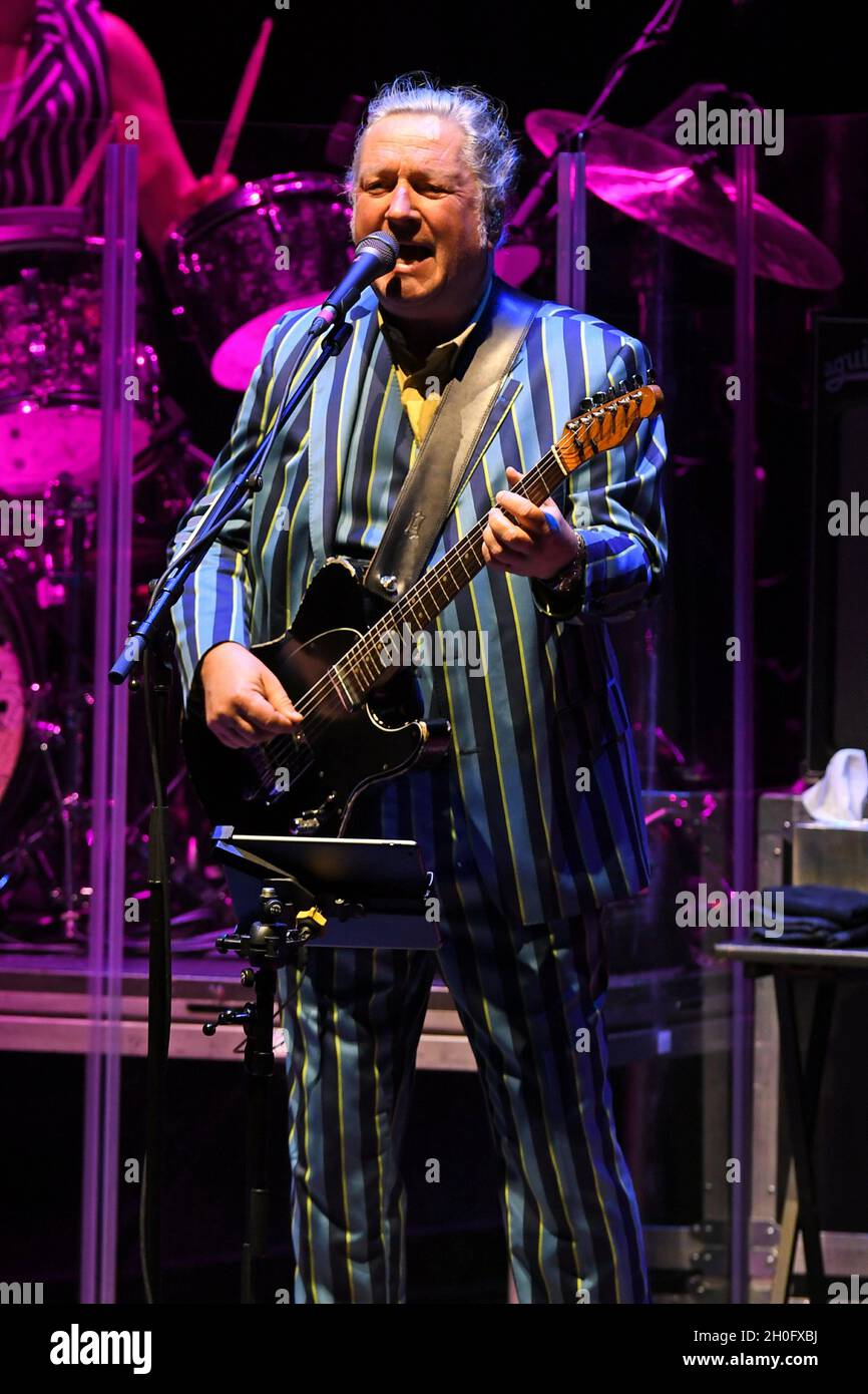Hollywood - FL - 20210922 Squeeze perform live on stage at Hard Rock ...
