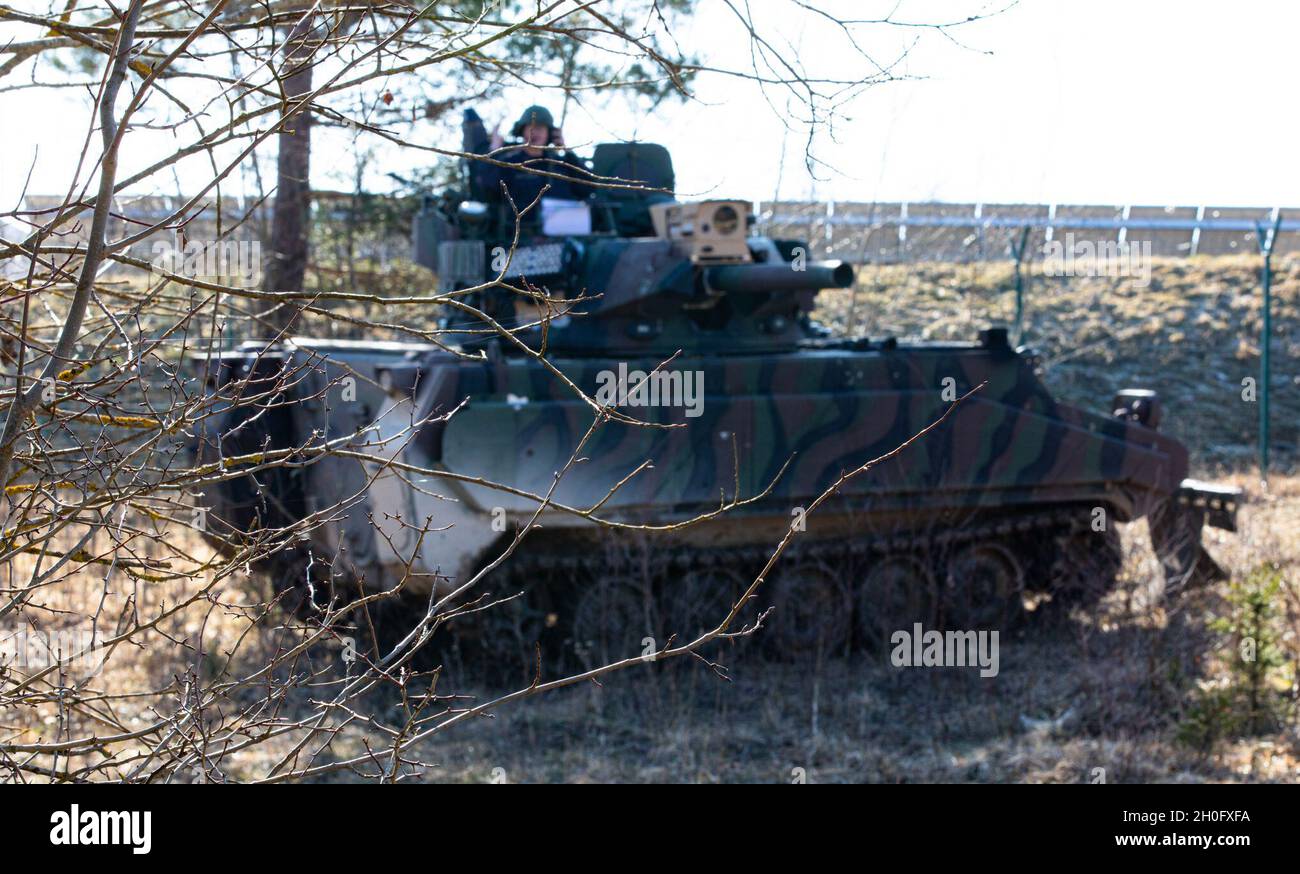 U.S. Army Soldiers assigned to the 1st Battalion, 4th Infantry Regiment ...