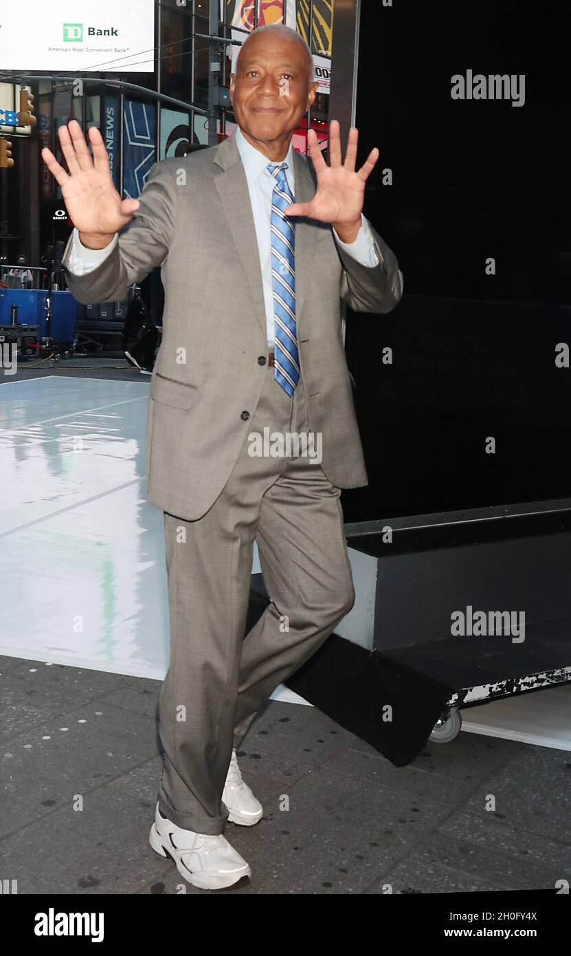 New York - NY - 20210926 - Good Morning America Hosts -PICTURED: Ron ...