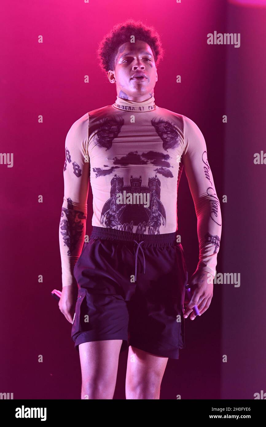 Miami - FL - 20210919 K Suave performs during the Tripp at Knight Tour ...