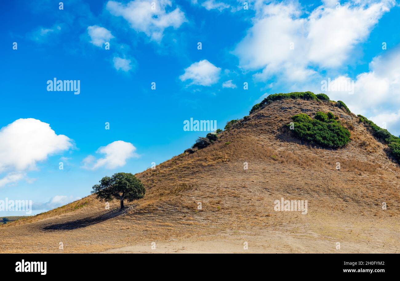 Pyramid shaped mountain hi-res stock photography and images - Alamy