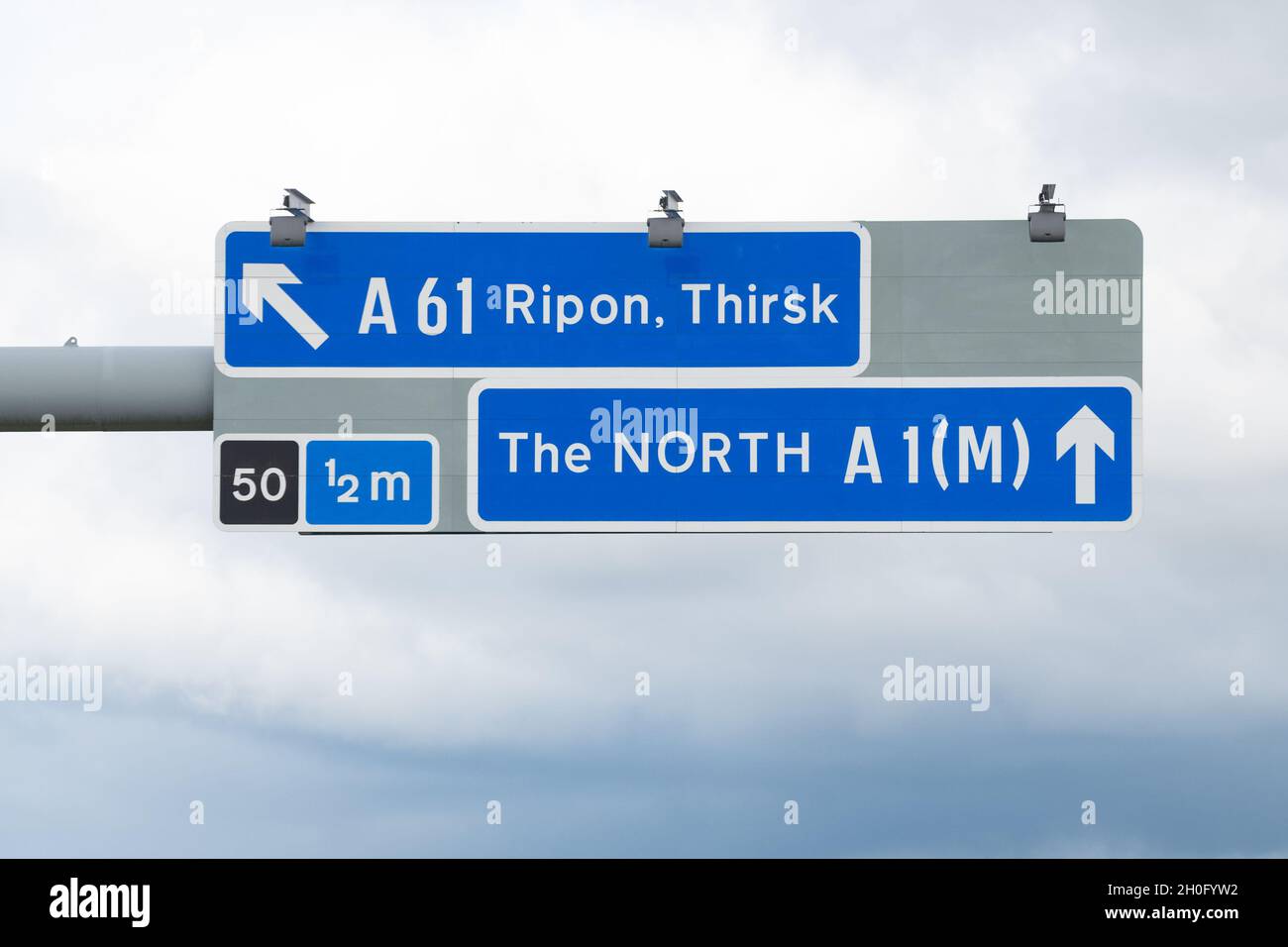 The north a1 m sign hi-res stock photography and images - Alamy