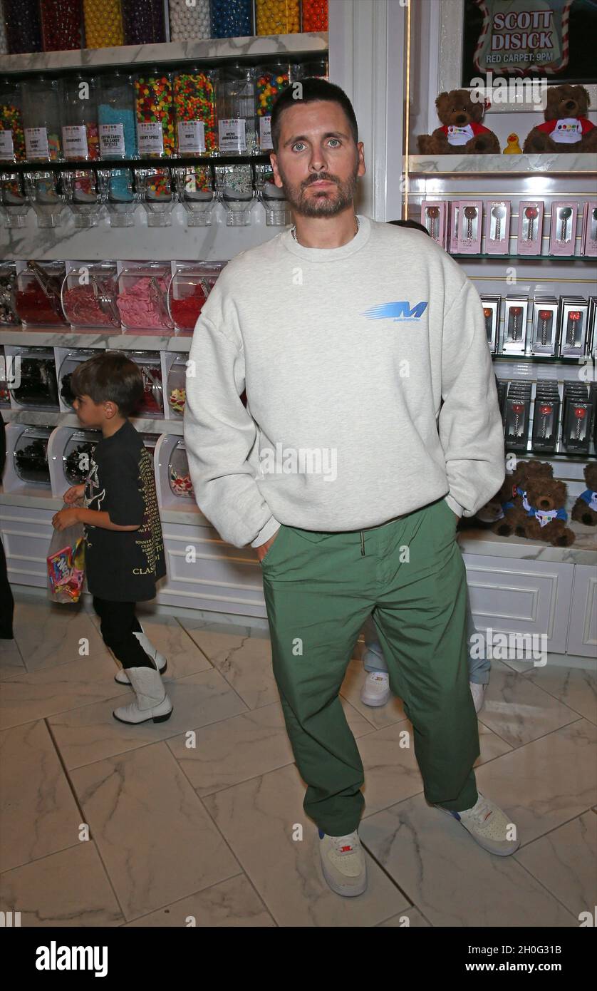-Las VegasNV -20210918 Scott Disick and his childrenMason ...