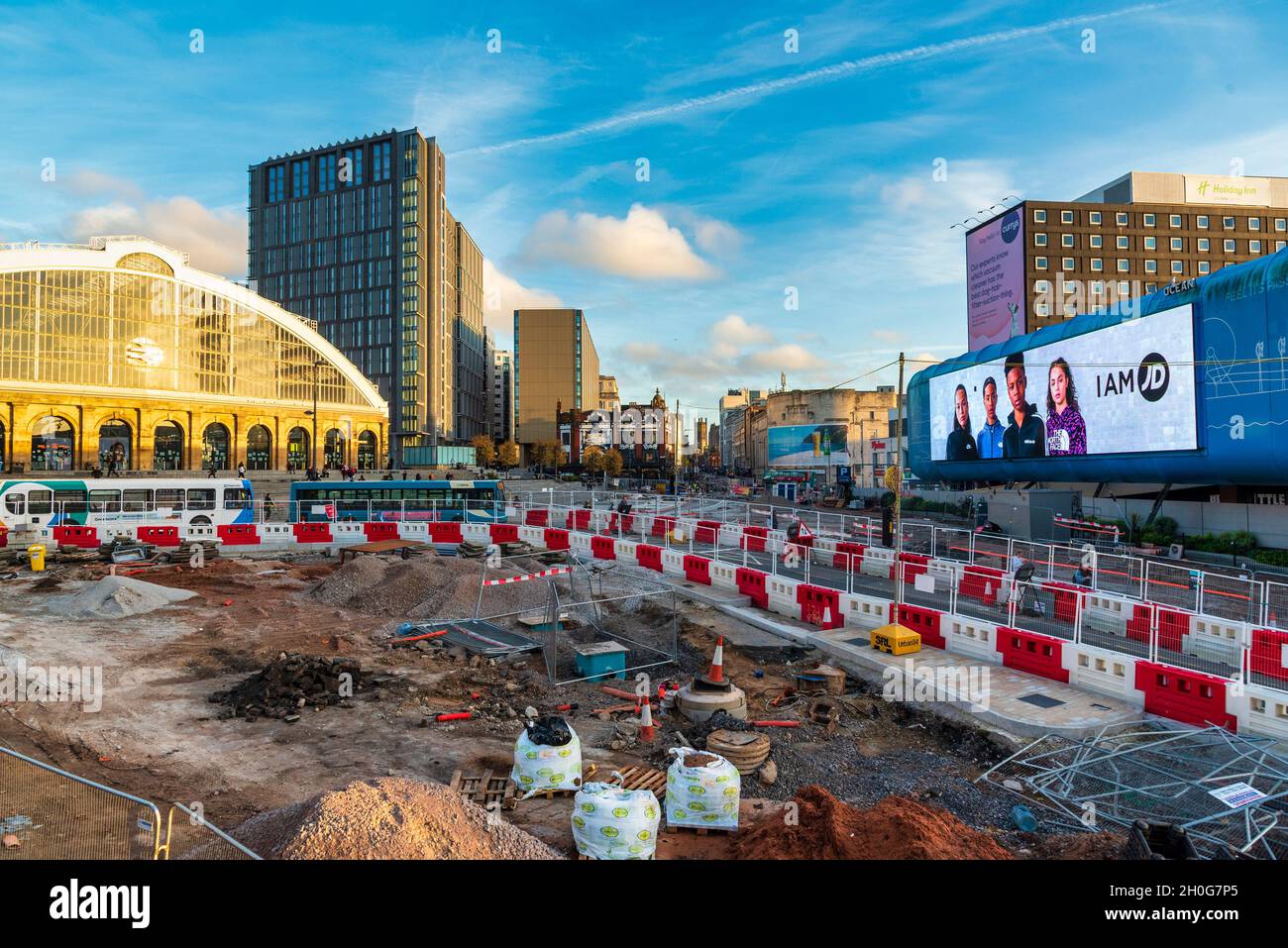 Liverpool, UK. 11th Oct, 2021. A view Lime Street station as Liverpool ...
