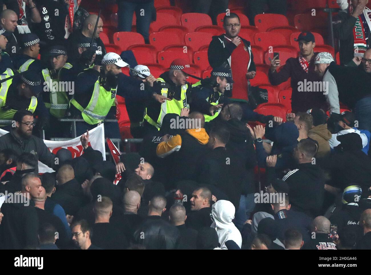 Football hooligans england police hi-res stock photography and images ...