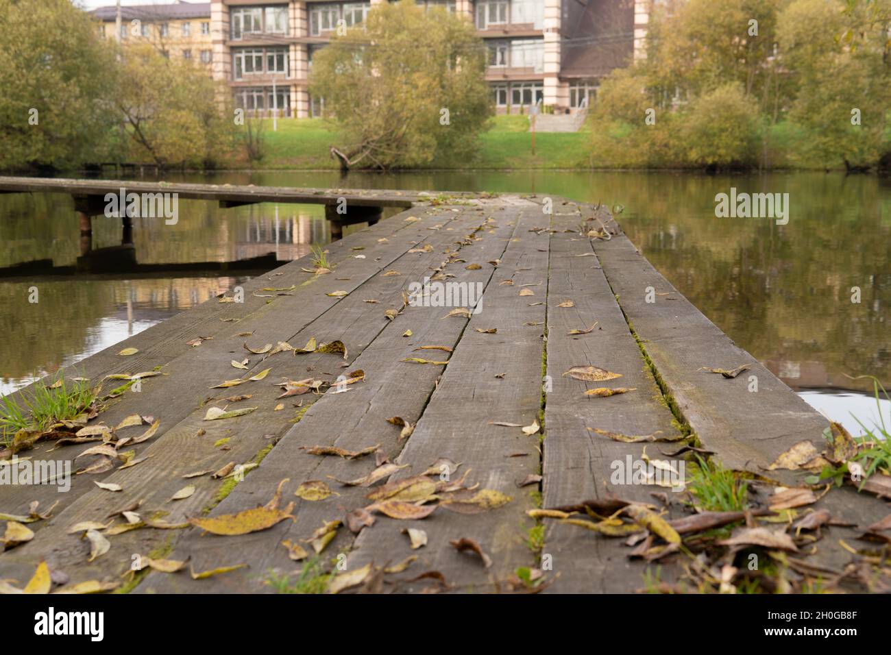 Rustic wood lake dock hi-res stock photography and images - Alamy