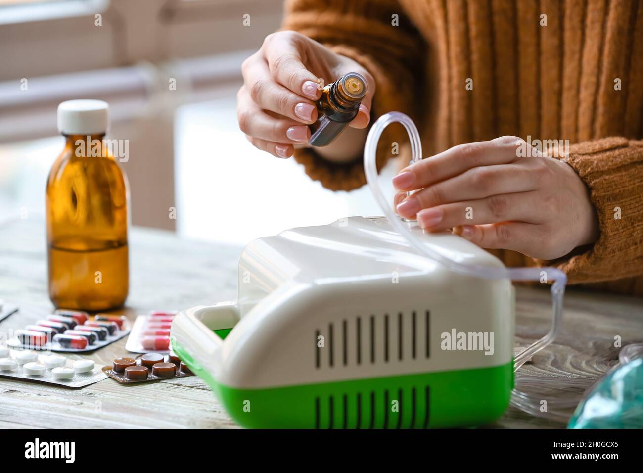 Nebulizer girl hi-res stock photography and images - Alamy