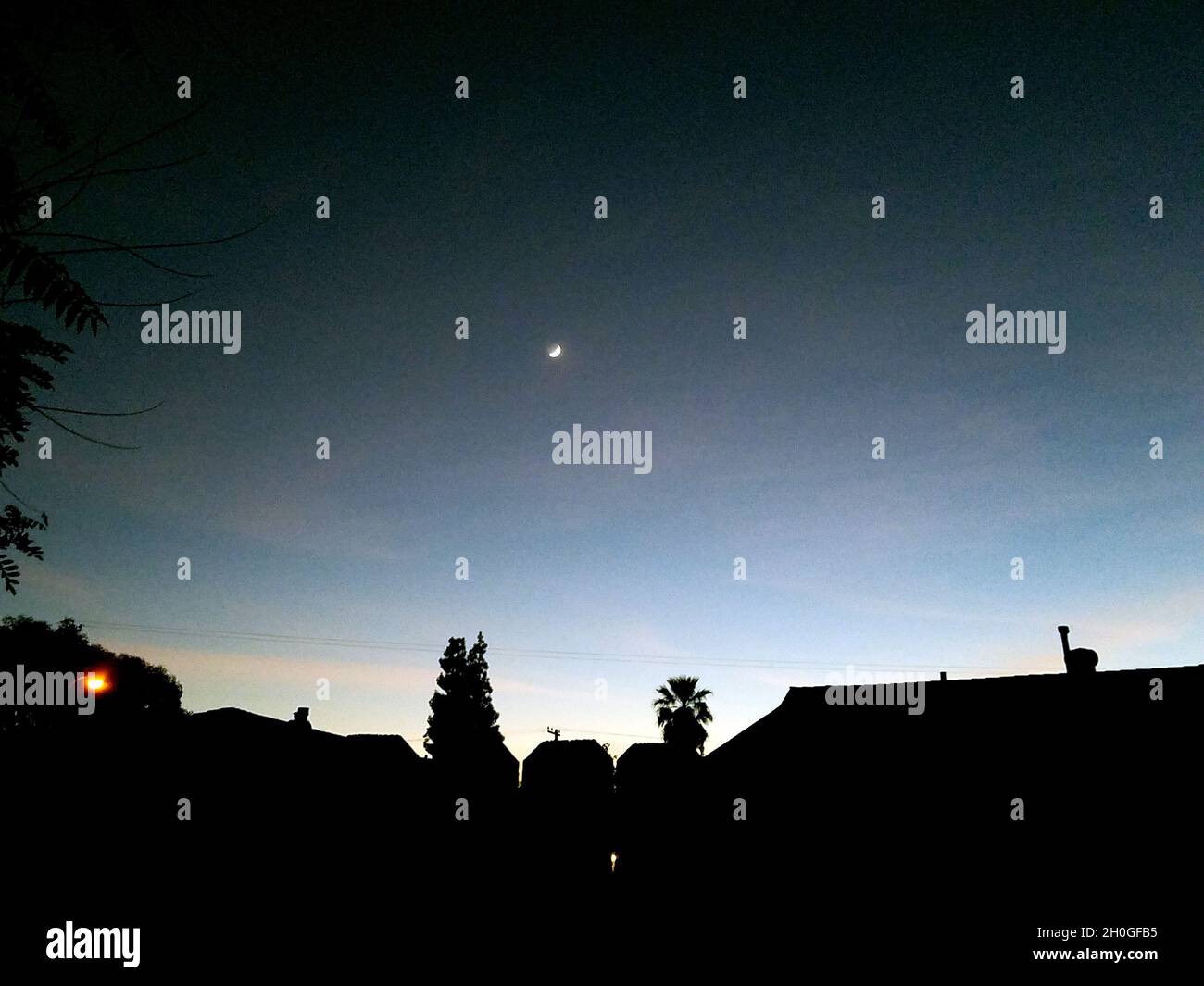 Houses in silhouette hi-res stock photography and images - Alamy