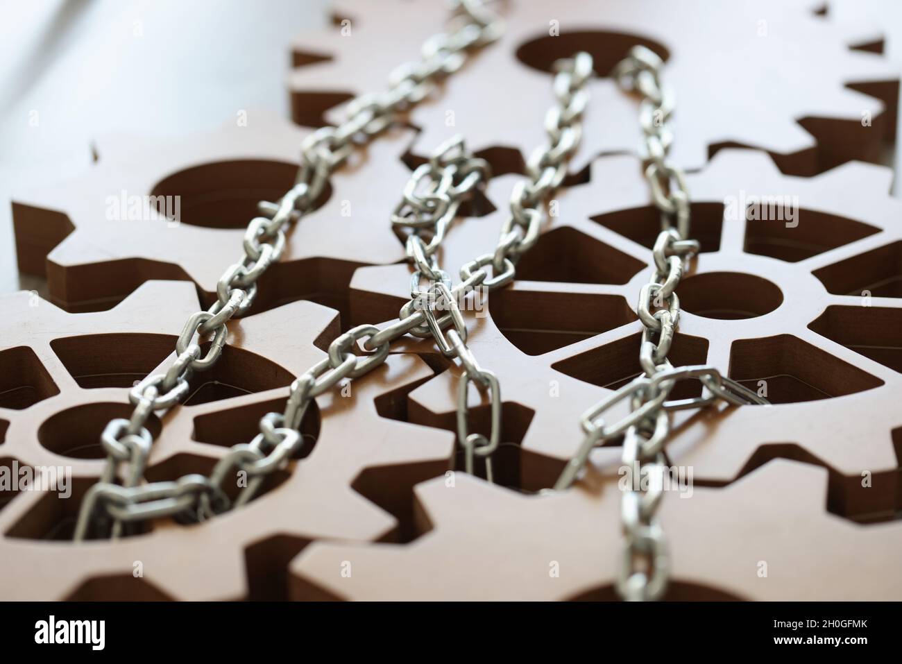 Chrome chain hi-res stock photography and images - Alamy