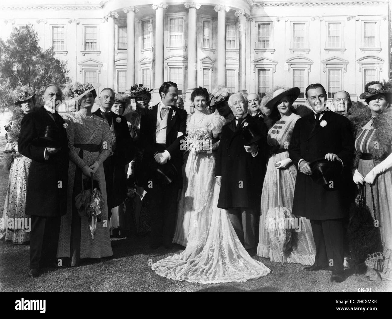 ORSON WELLES as Charles Foster Kane and RUTH WARRICK as Emily Monroe ...