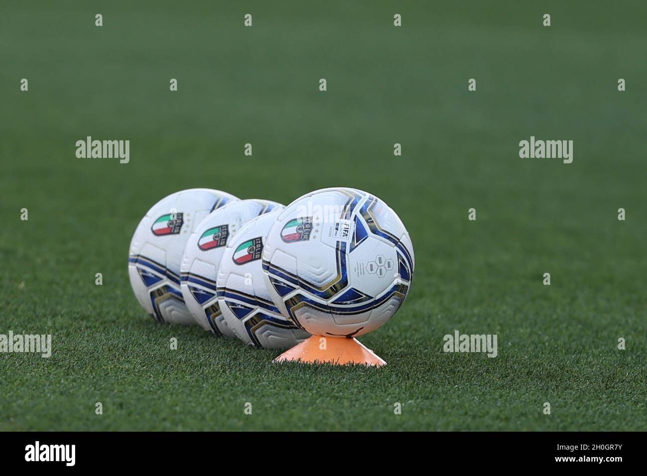 Official european qualifiers ball hi-res stock photography and images ...