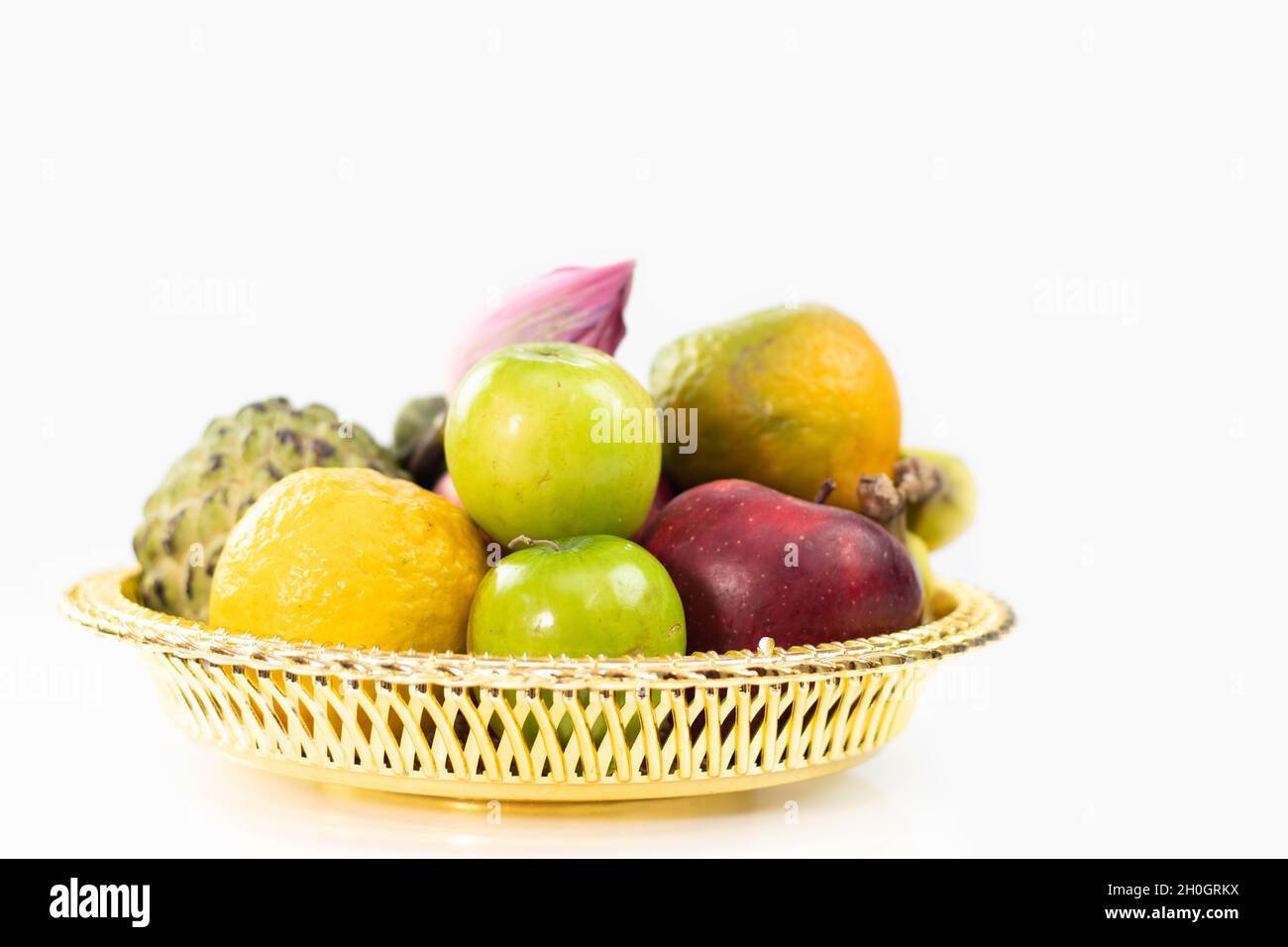 Golden Tray Pooja Ki Thali With Fruits Like Sev, Santara, Ber, Custard ...