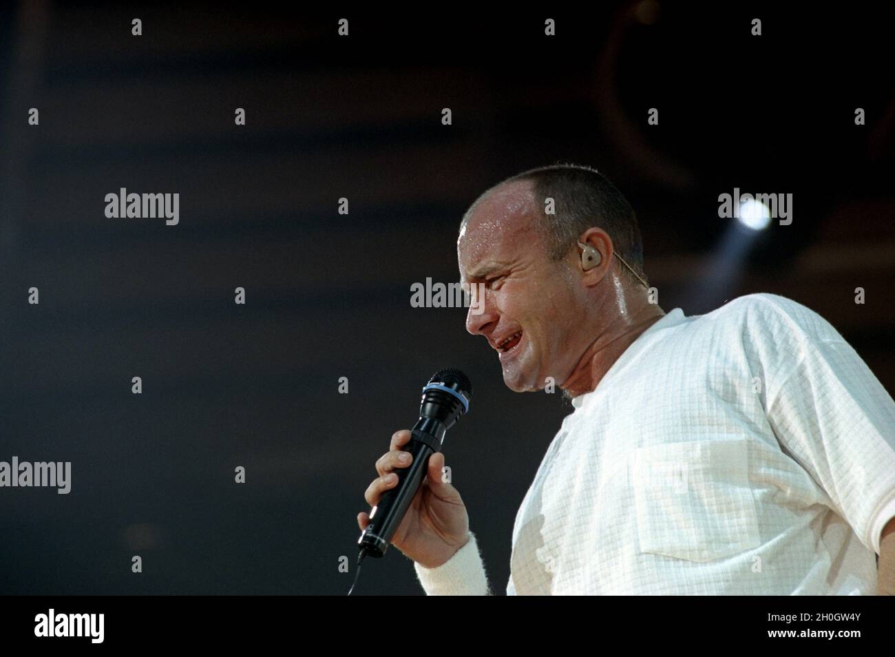 Actor singer phil collins hi-res stock photography and images - Alamy