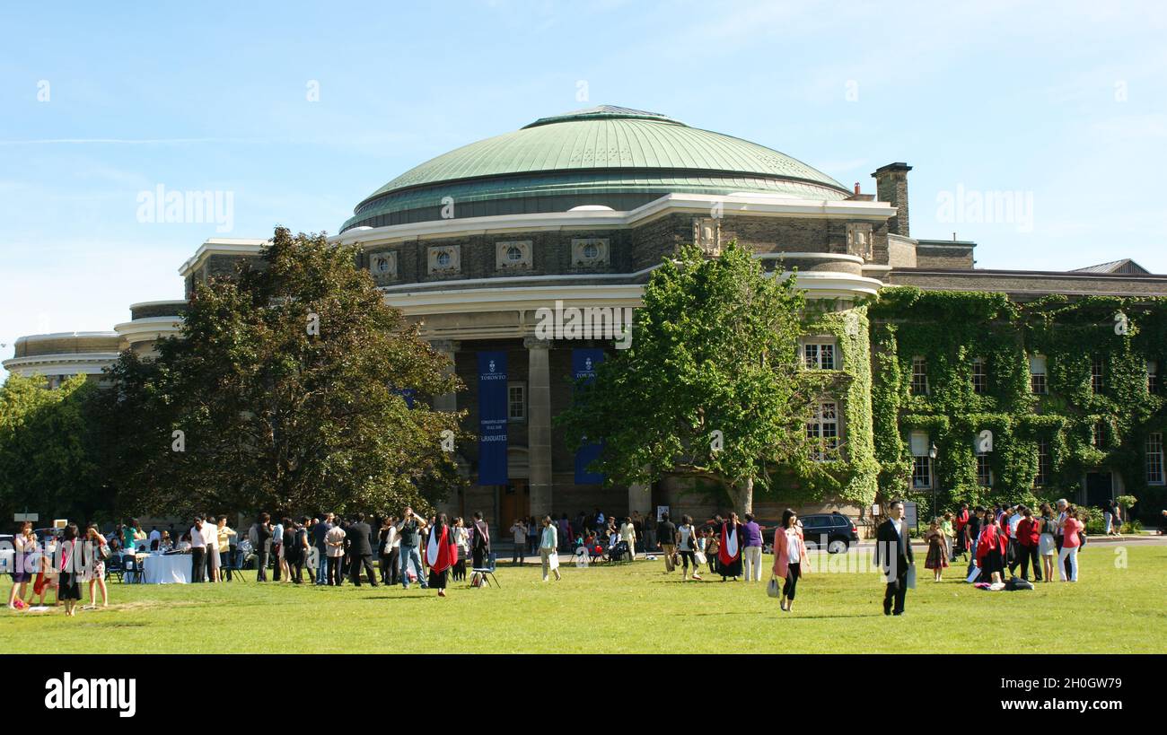 Canada university students graduation hi-res stock photography and ...