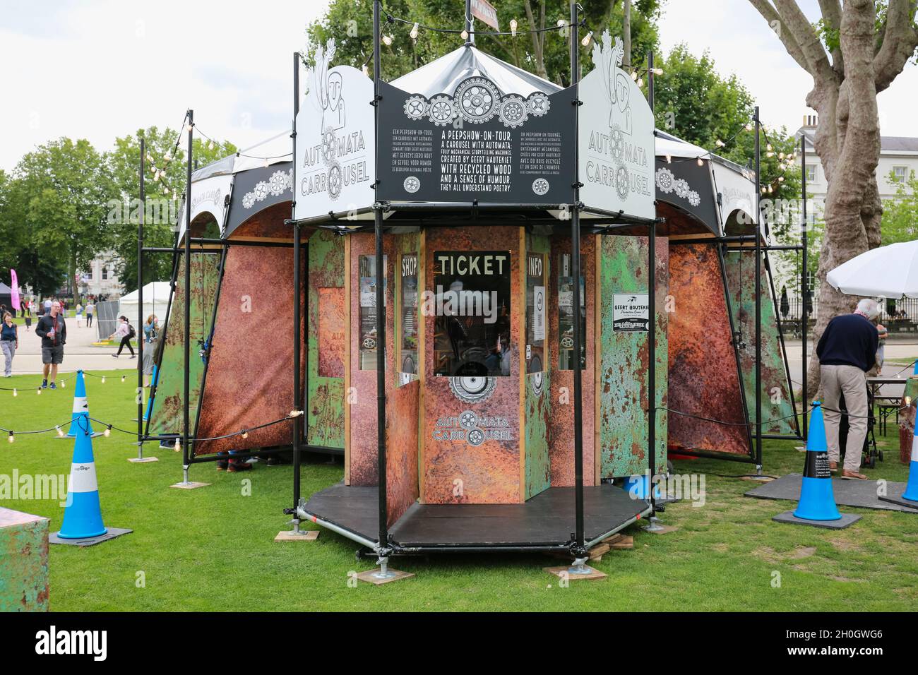 Automata carousel hi-res stock photography and images - Alamy