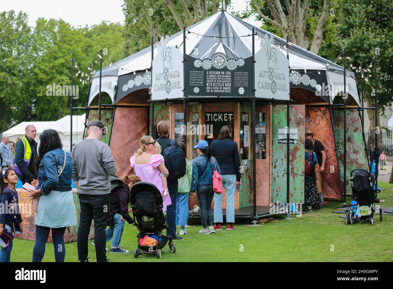 Automata carousel hi-res stock photography and images - Alamy