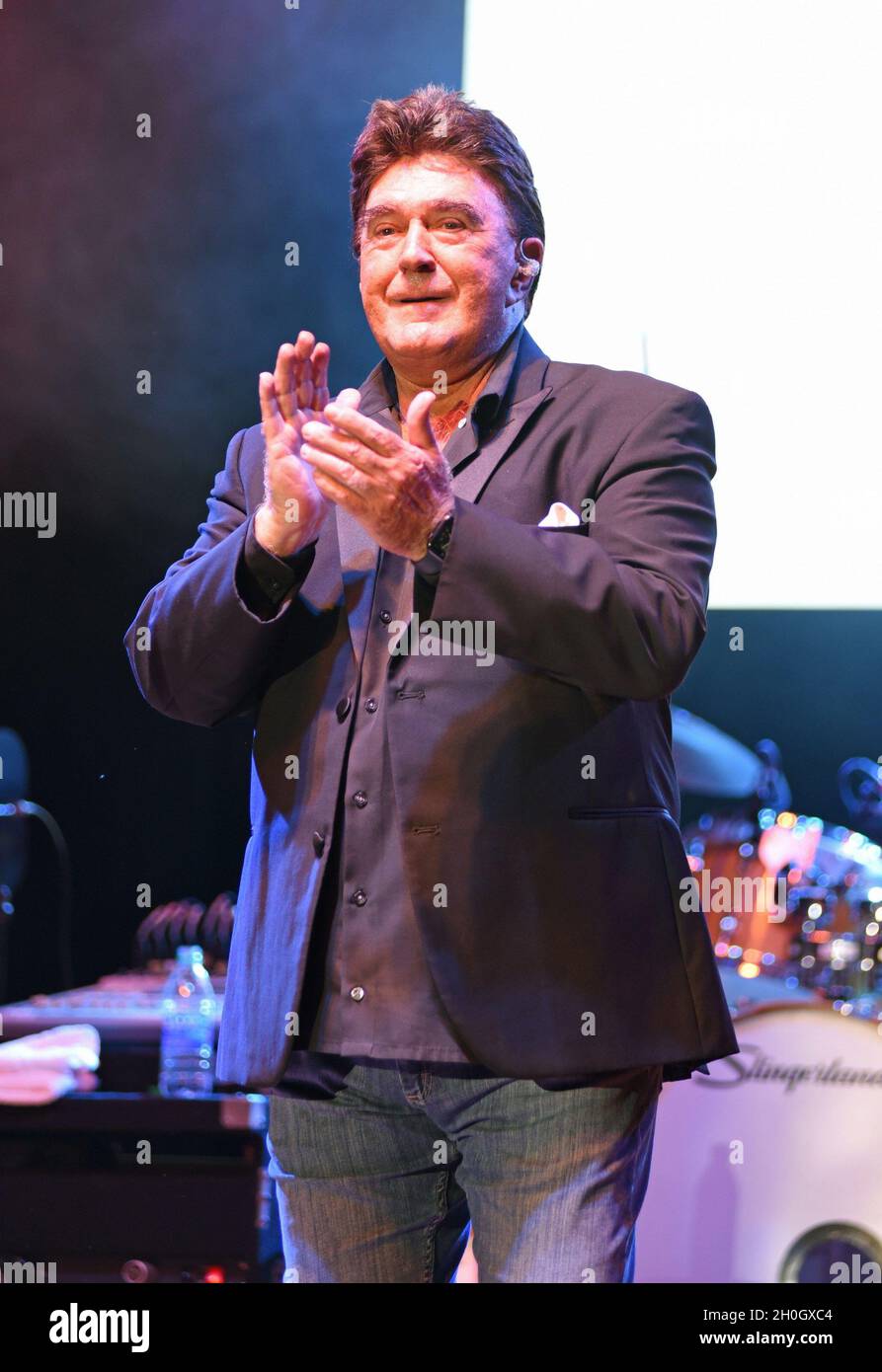 Hiawassee, GA, USA. 12th Oct, 2021. T. G. Sheppard on stage for TG ...