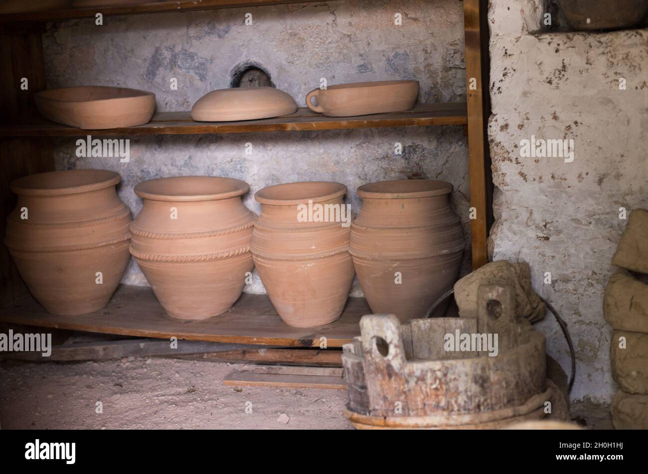 Clay vessels hi-res stock photography and images - Alamy