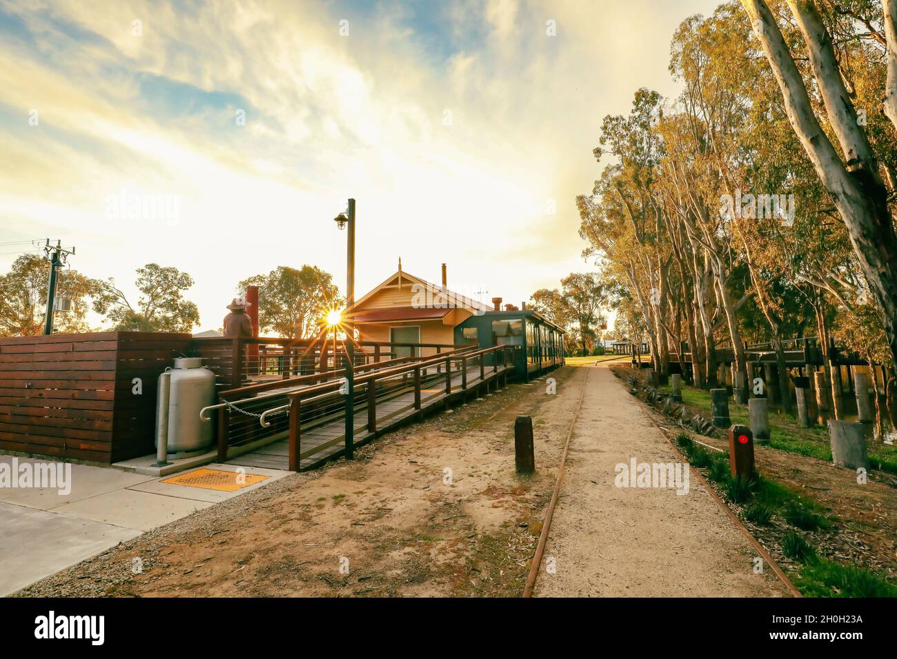 Railway goods shed hi-res stock photography and images - Alamy