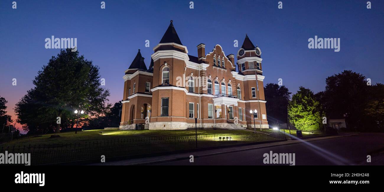 Fulton county courthouse building hi-res stock photography and images ...