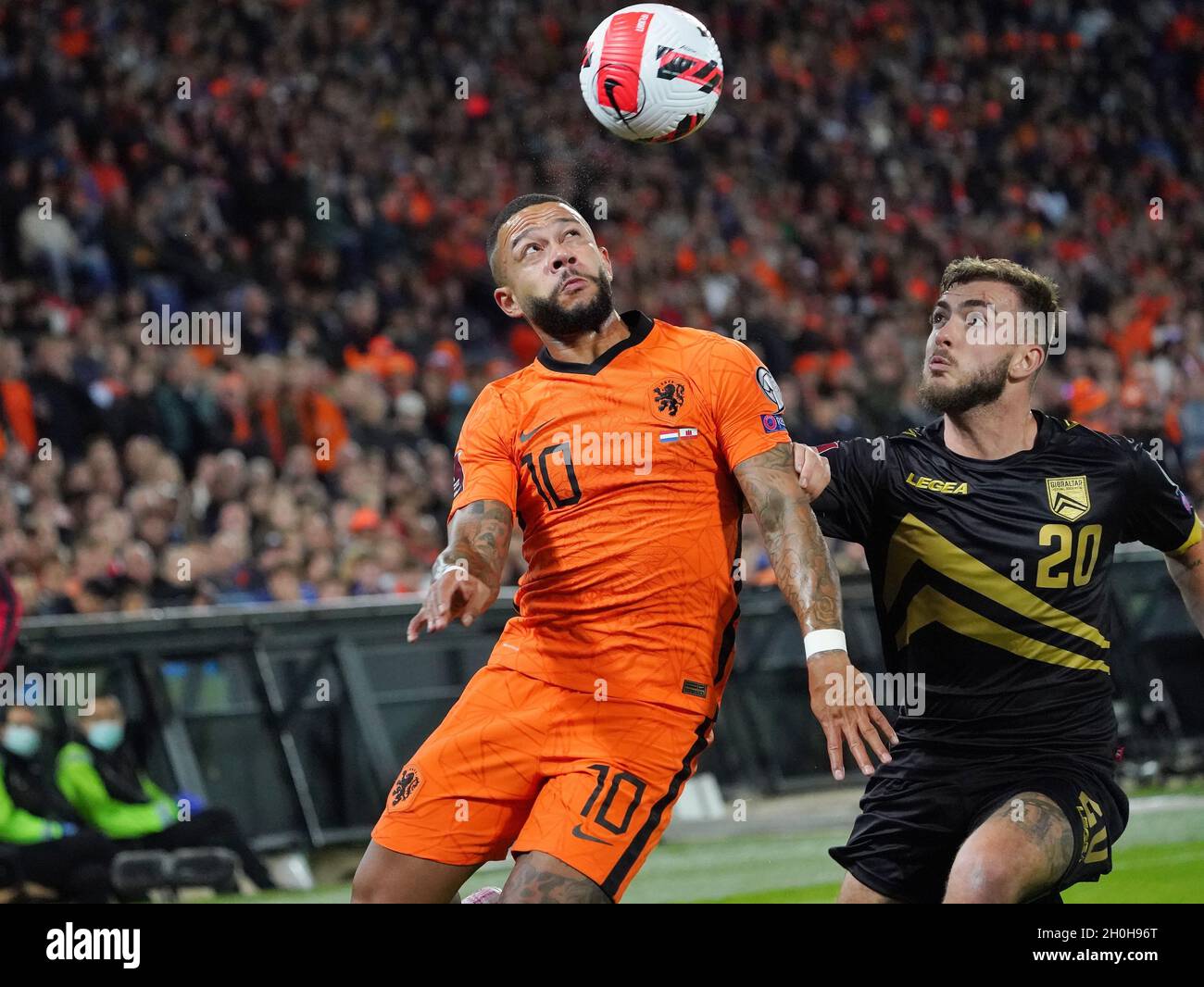 Memphis Depay of the Netherlands and Ethan Britto of Gibraltar in ...