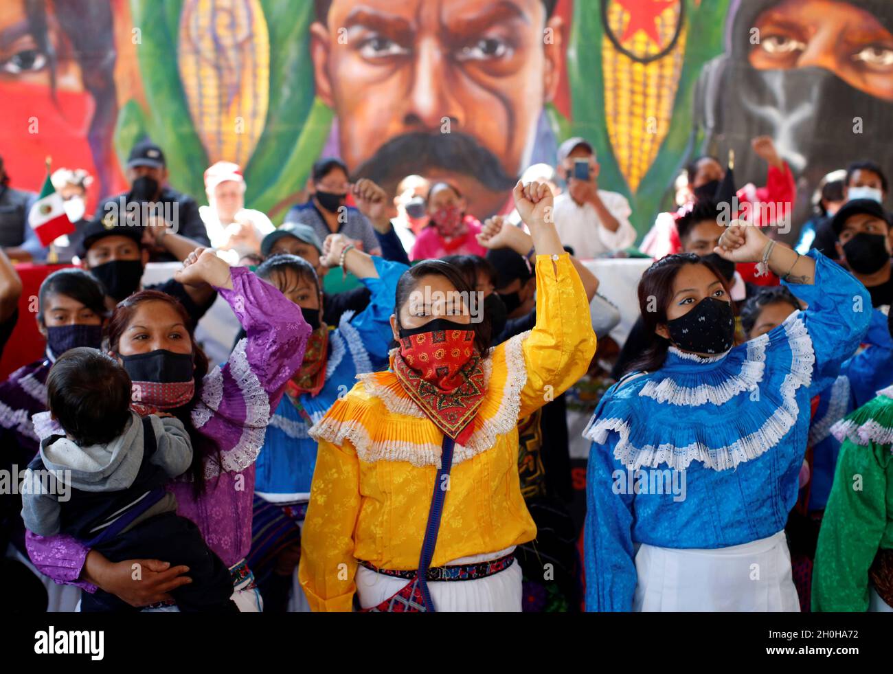 Otomi indigenous hi-res stock photography and images - Alamy
