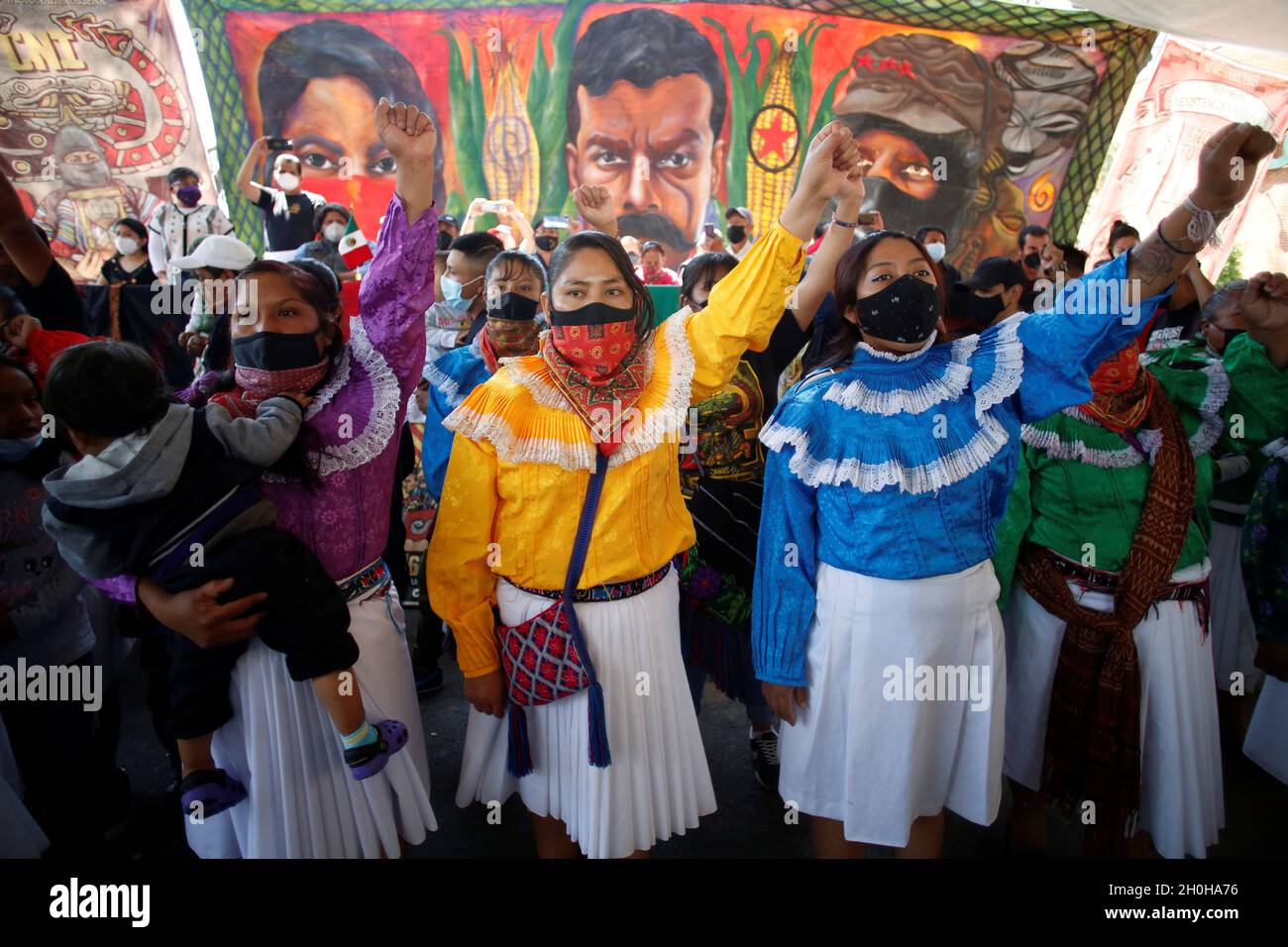 Otomi indigenous hi-res stock photography and images - Alamy