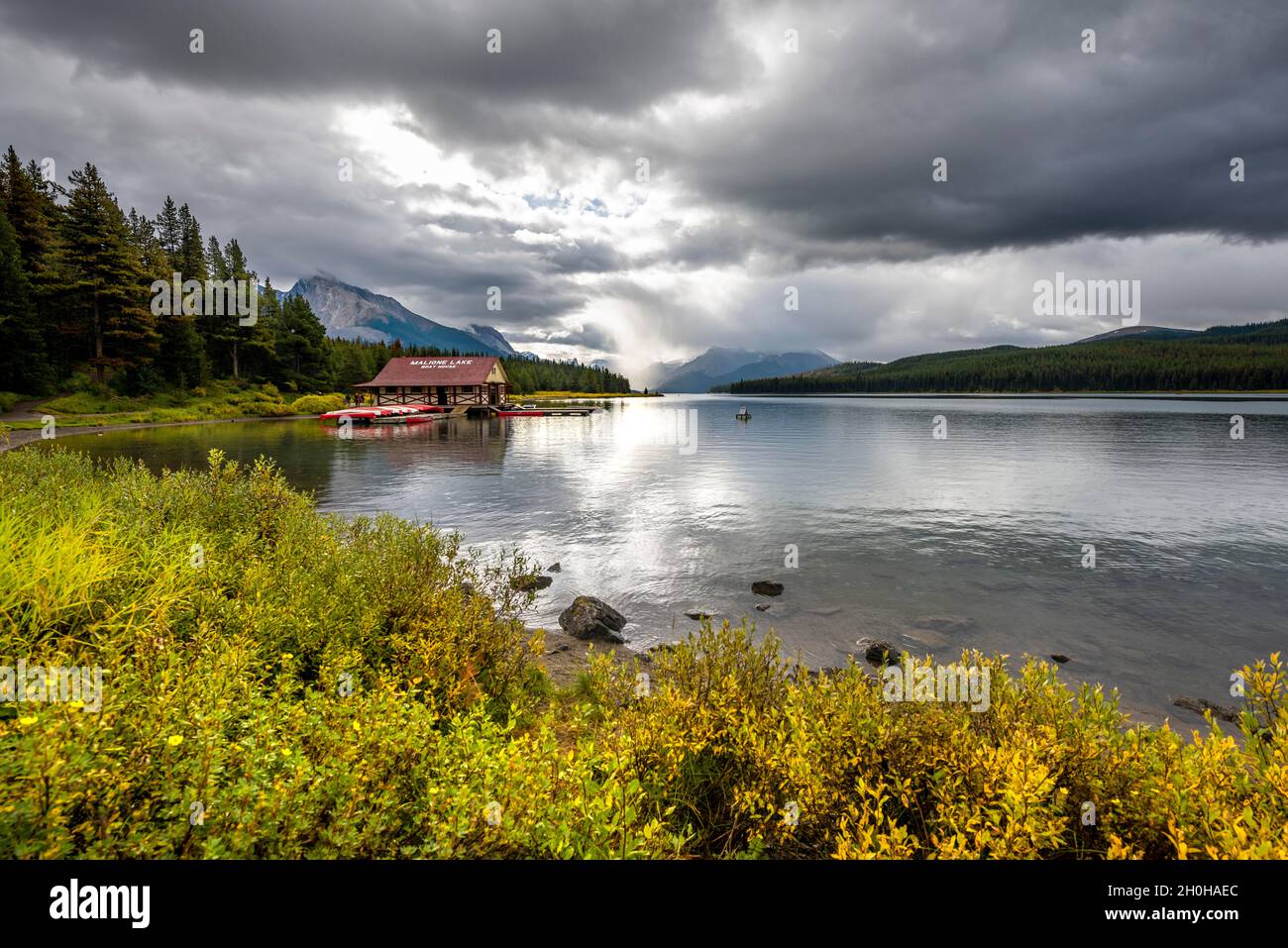 Queen elizabeth ranges hi-res stock photography and images - Alamy