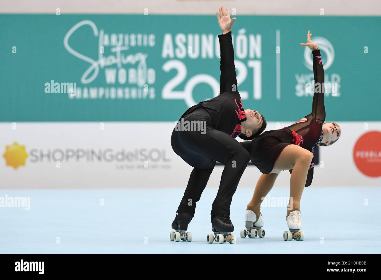 Lisa welik michael seeger suarez hi-res stock photography and images ...