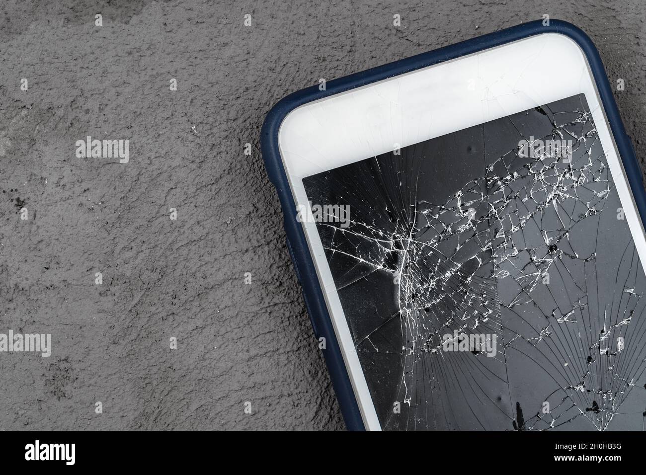 Mobile smartphone with broken screen close up Stock Photo - Alamy
