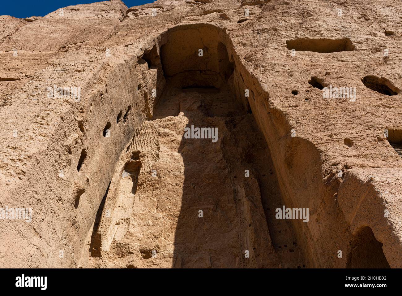 Statue of buddha bamyan afghanistan hi-res stock photography and images ...