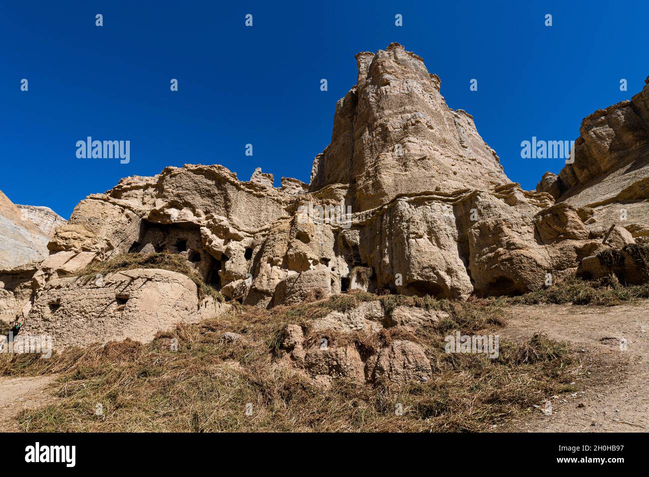 Cave school near Bamyan, Afghanistan Stock Photo - Alamy