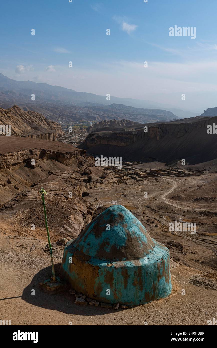 Shrine in Darya-e Adjahar (Dragon Valley), Bamyan, Afghanistan Stock ...