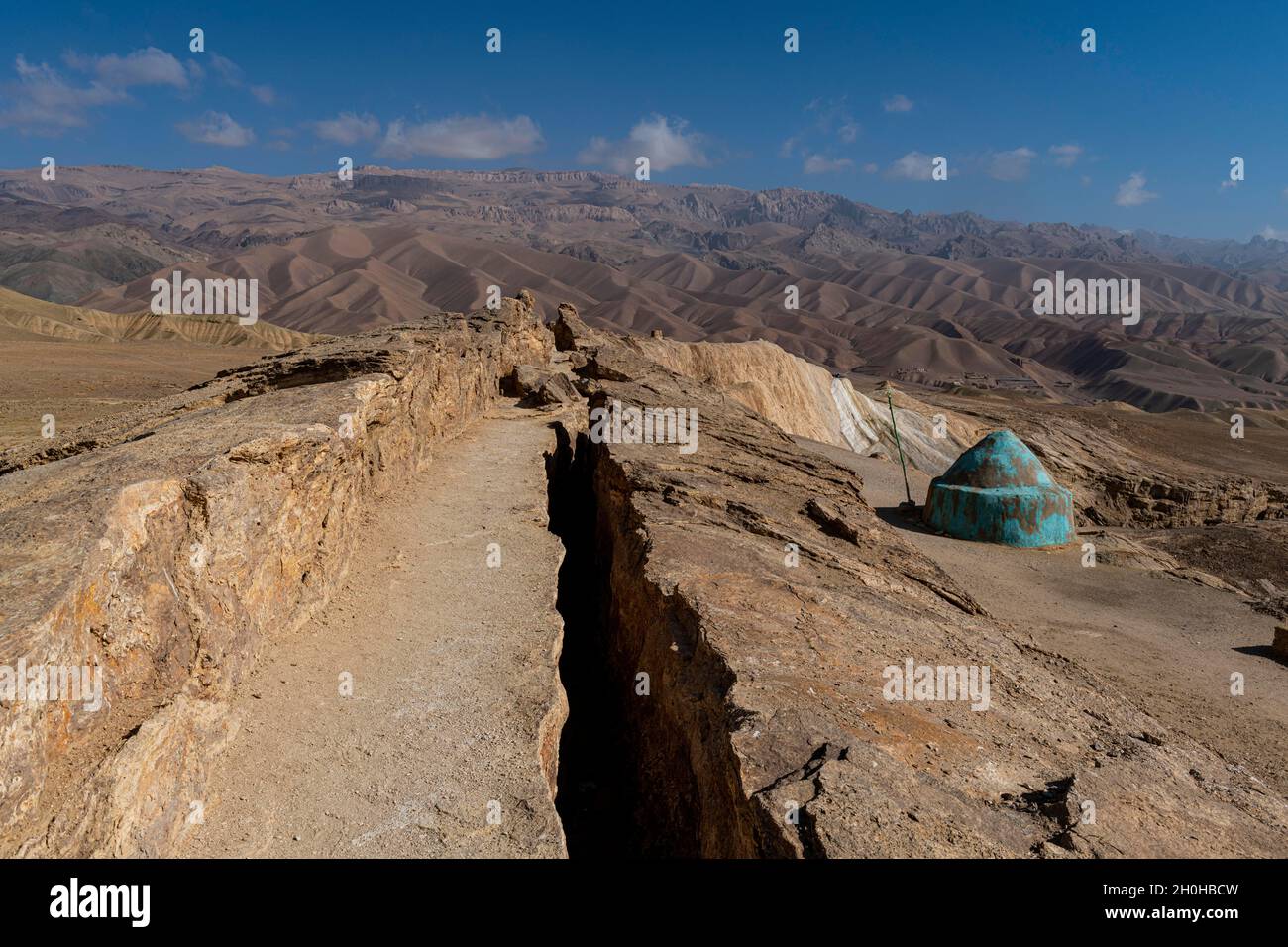 Shrine in Darya-e Adjahar (Dragon Valley), Bamyan, Afghanistan Stock ...