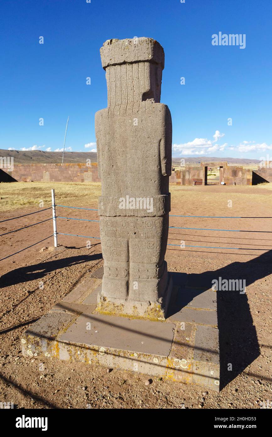 Ponce Monolith from behind, pre-Inca ruins of Tiwanaku, also Tiahuanaco ...