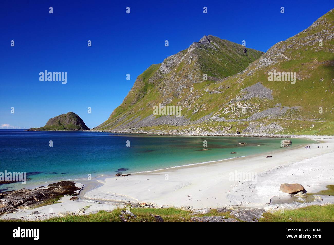 Crystal clear water mountain hi-res stock photography and images - Alamy
