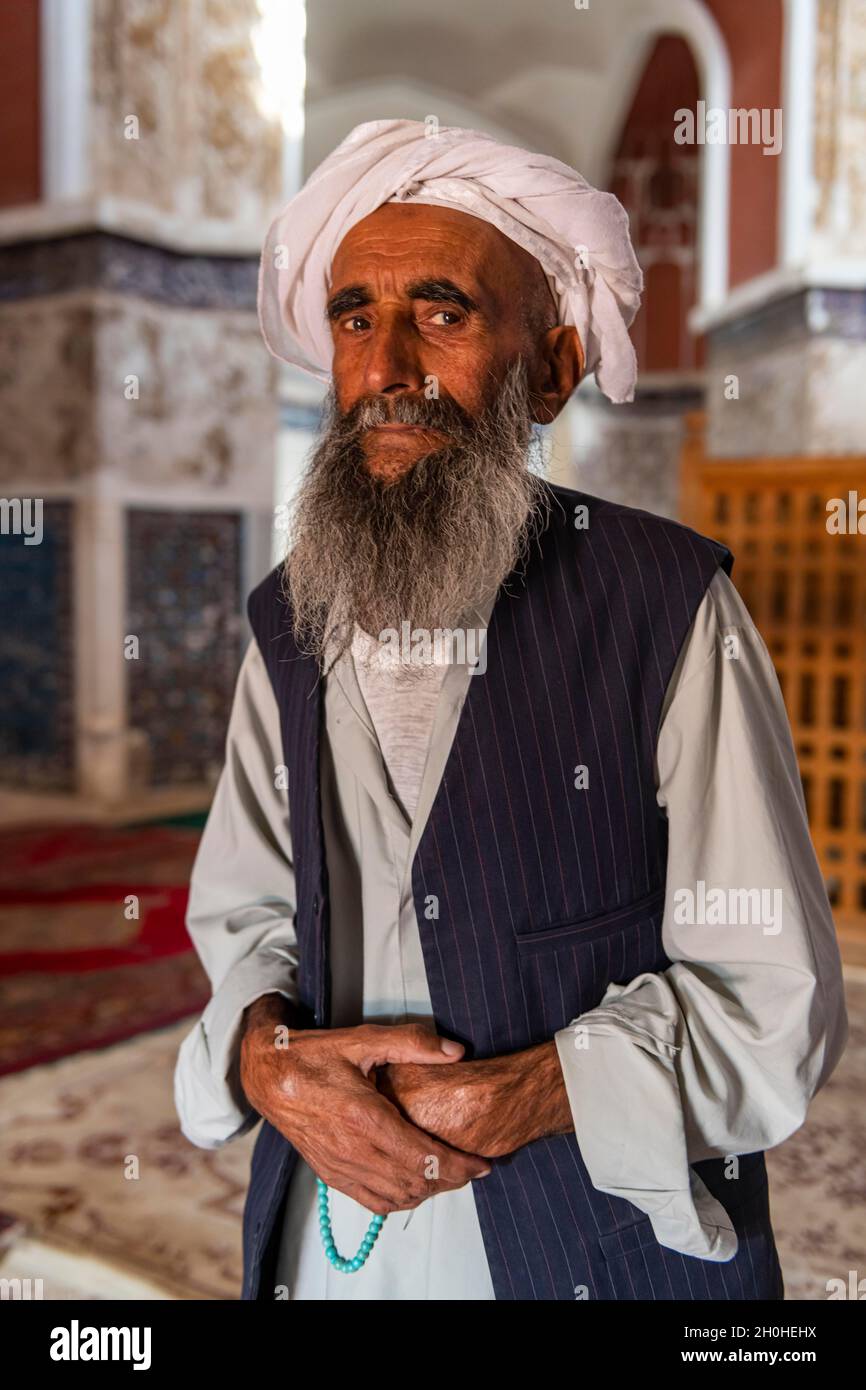 Sufi praying, Shahzada Abdullah shrine, Herat, Afghanistan Stock Photo ...