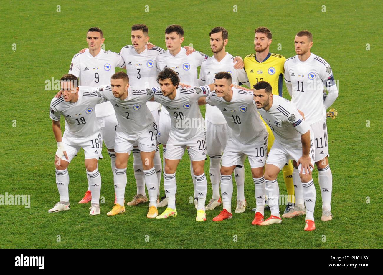 Ukraine national football team pose hi-res stock photography and images ...